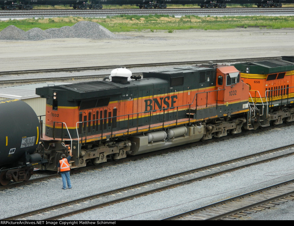 BNSF 1032